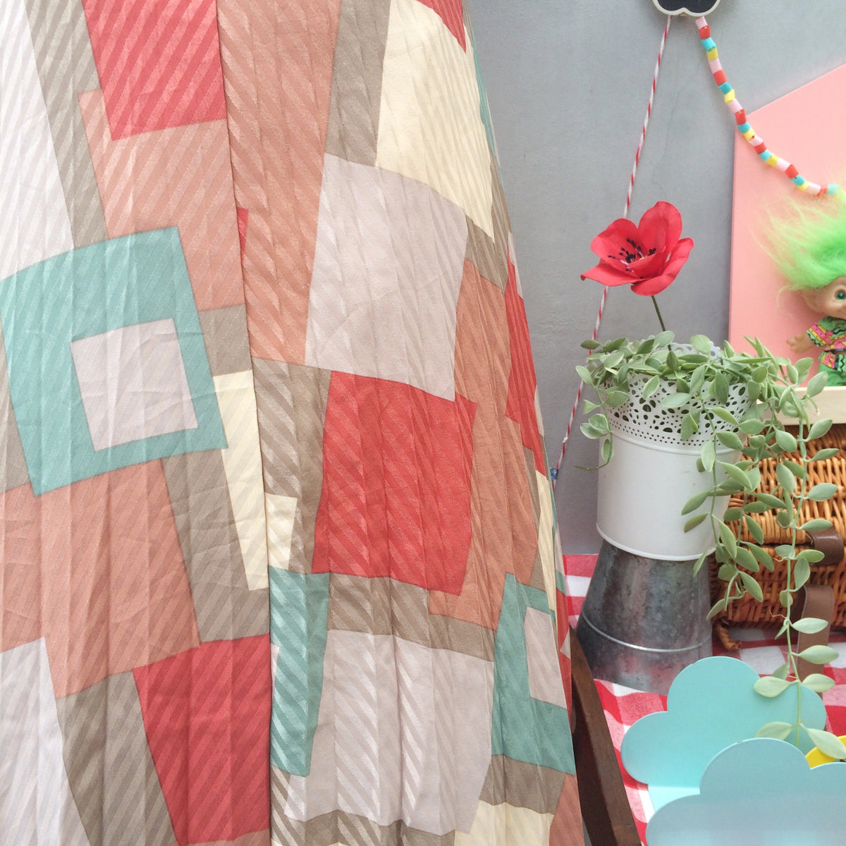 Building Blocks | Vintage 1940s 1950s geometric layered shapes Pleated ...